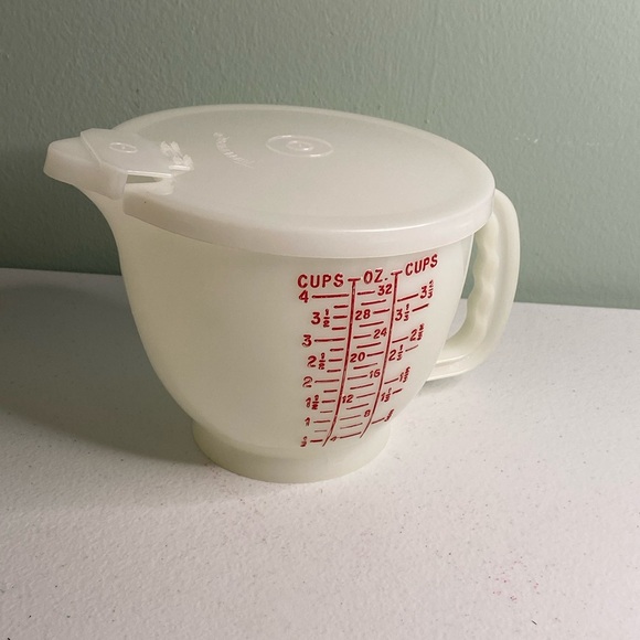 Tupperware | Kitchen | Vintage Tupperware 4 Cup Mix And Store Pitcher ...